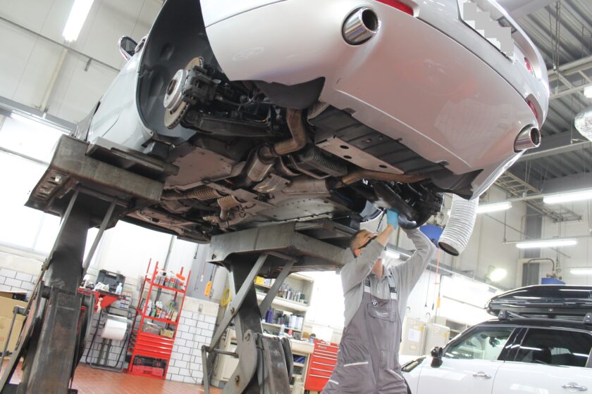 BMW Z8 (E52) 修理の様子 その① - バルコム レストアブログ